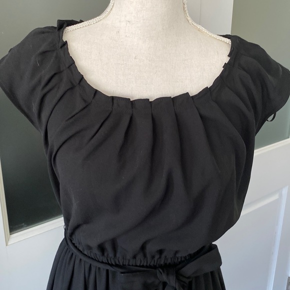 LC Lauren Conrad | Dresses | Laura Conrad Cute Lacehem Dress | Poshmark